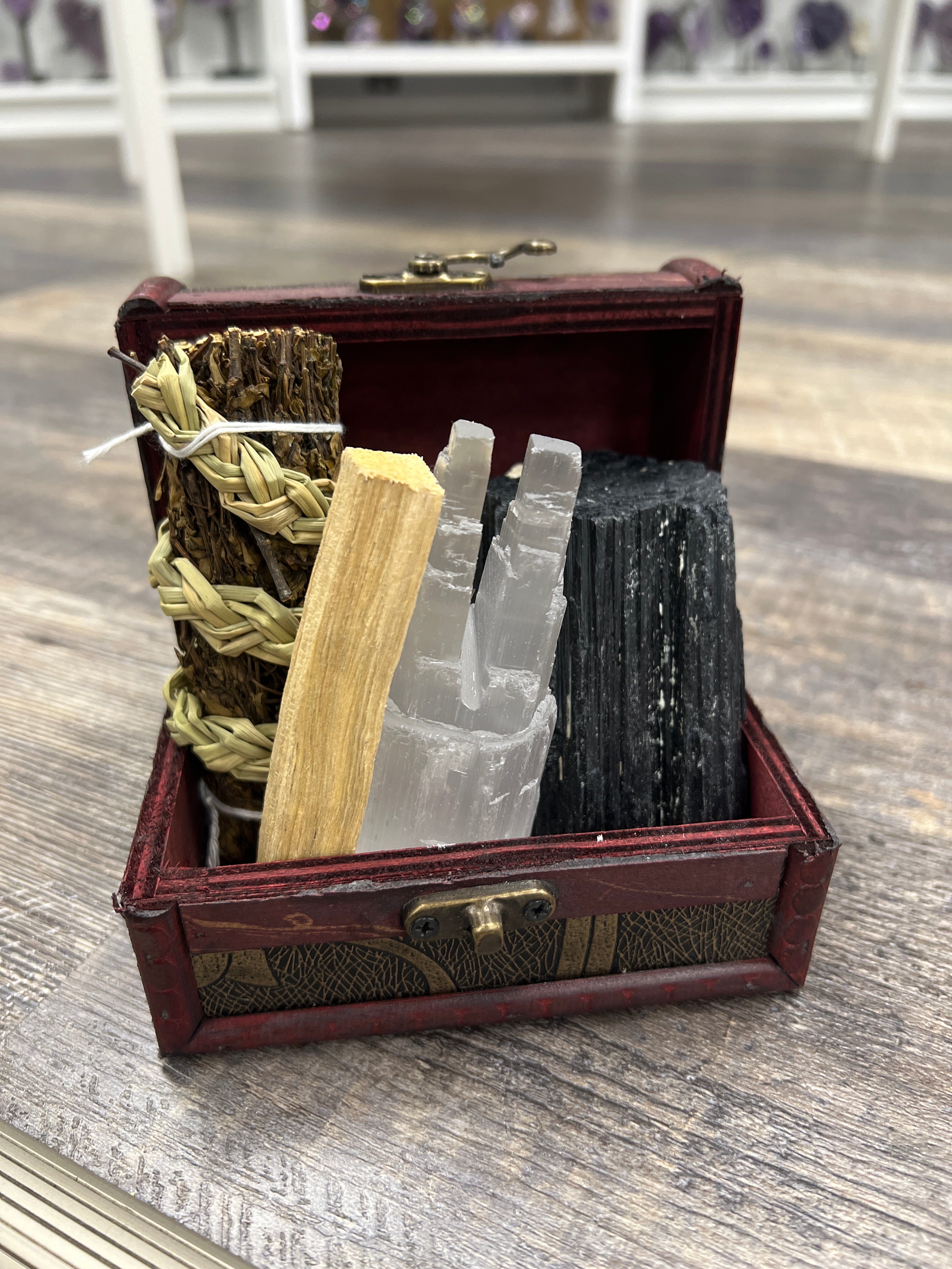 Cofre cuarzo Selenita Turmalina palo santo y salvia – Cuarzos y Mas